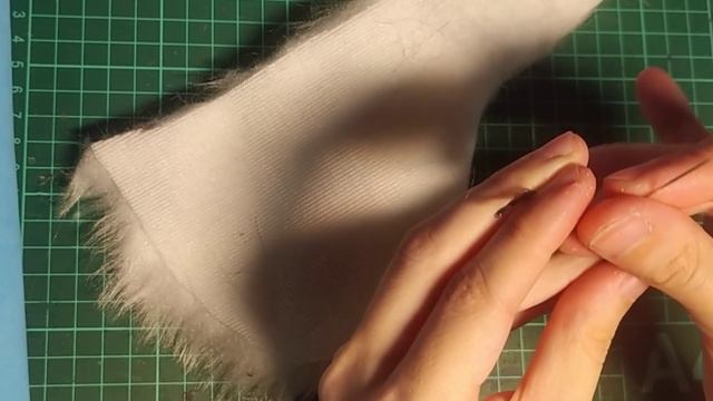 Как вшить длинный волос в шерсть