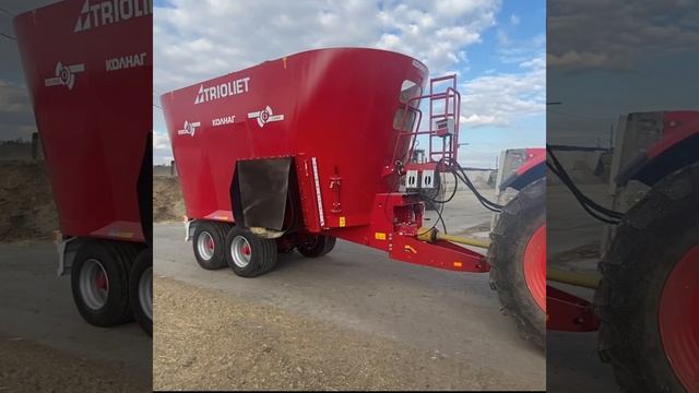 Сельхозтехника Колнаг для раздачи корма КРС, машины для животноводства