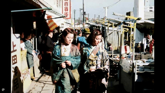 1940-е годы в цвете. Улицы японского города.