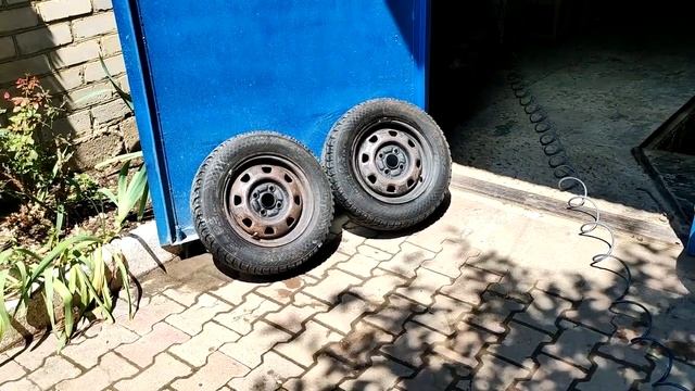 Подготовка и покраска матовым баллончиком, штампованные диски с авто Хундай Акцент.