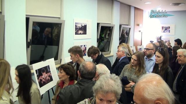 Выставка работ конкурса фотожурналистики им. Андрея Стенина в Афинах - "БЕЗ ПАФОСА", №38 (окт. 2017)