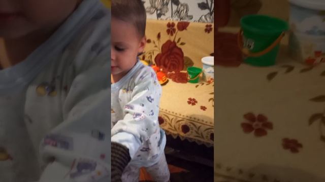 КАЖЕТСЯ ДОЖДИК СОБИРАЕТСЯ, НАДО УТЕПЛИТЬСЯ