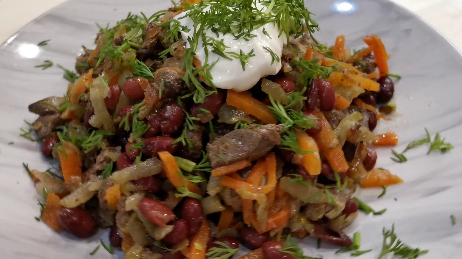 Самый вкусный САЛАТ С ФАСОЛЬЮ И КУРИНОЙ ПЕЧЕНЬЮ ! Просто и бы