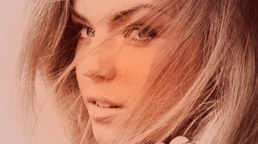 Оправдываясь, бежала вслед... Автор текста Лилия Каренко. Стихи о жизни.