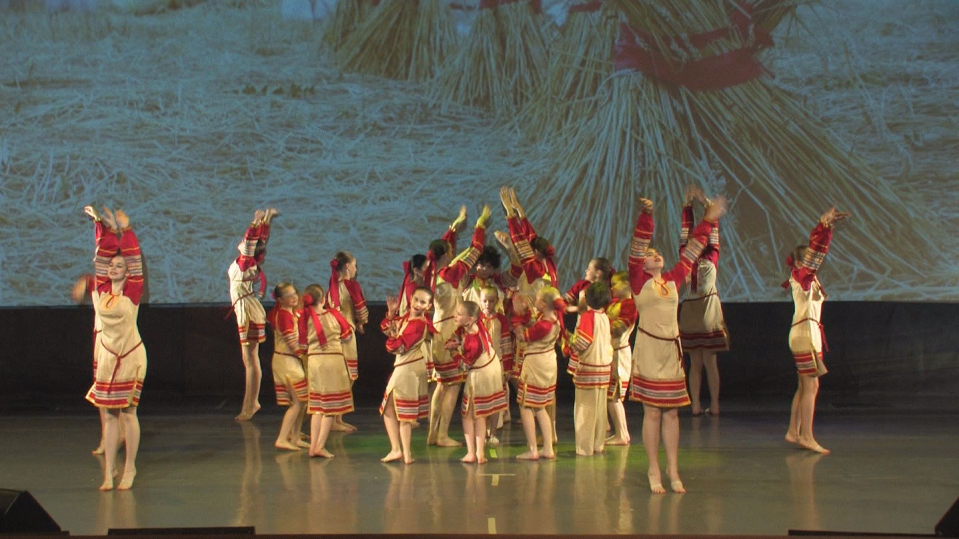 Танцевальный ансамбль «Санта Лючия» . Фрагмент из отчетного концерта. Х/р Цыбульская Н.П.