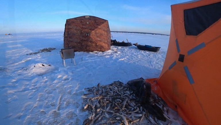 Кинжуга .Ловим навагу и корюшку..mp4