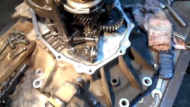как собрать кпп сузуки игнис 1,3 часть 2.mp4