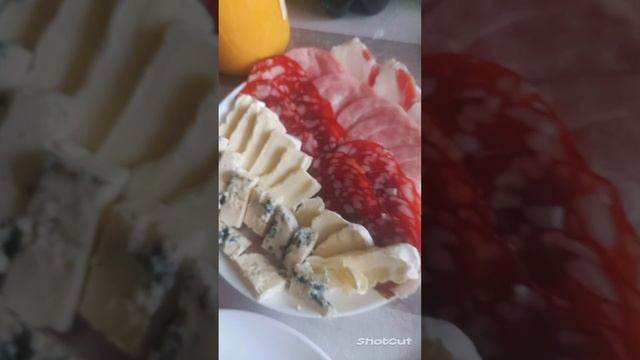 Апрель, закуска на столе!!!!!!! Приятного аппетита!