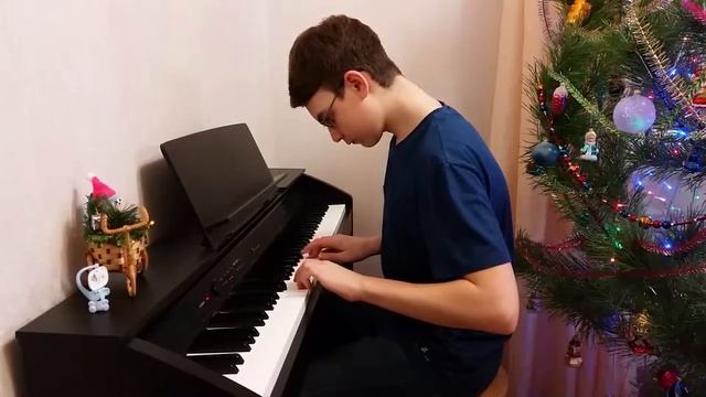 Женя играет Баха