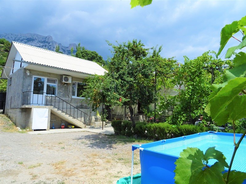 «Виноградный спуск, 26» ГОСТЕВОЙ ДОМ в Алупке.mp4