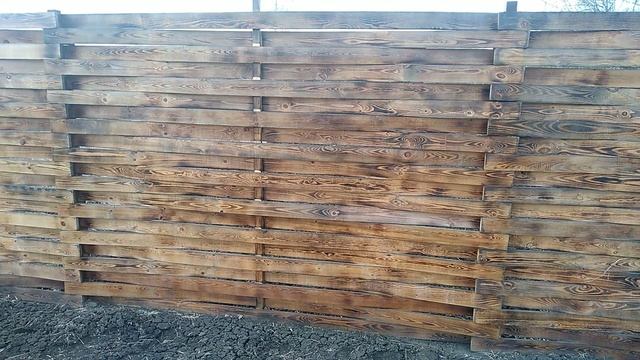 Забор из доски плетенка