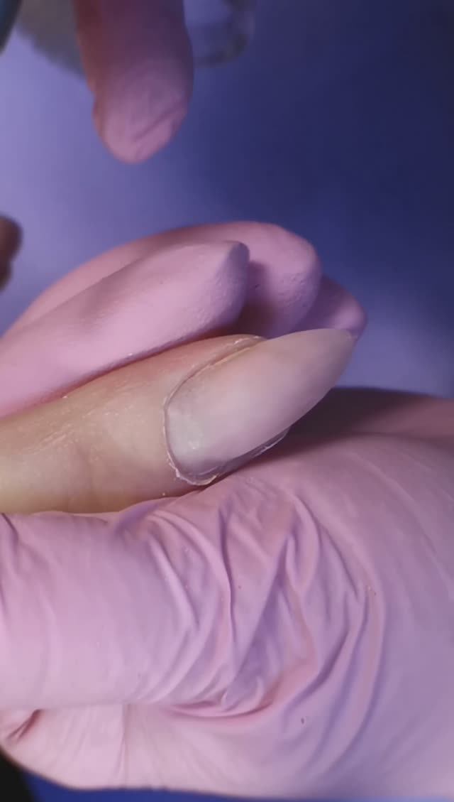 Срез кутикулы шаром и полировка по мокрому.