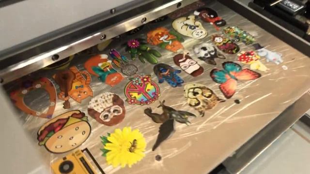 УФ принтер FS-А4030UV Rotax печать клипартов с лакировкой на металле