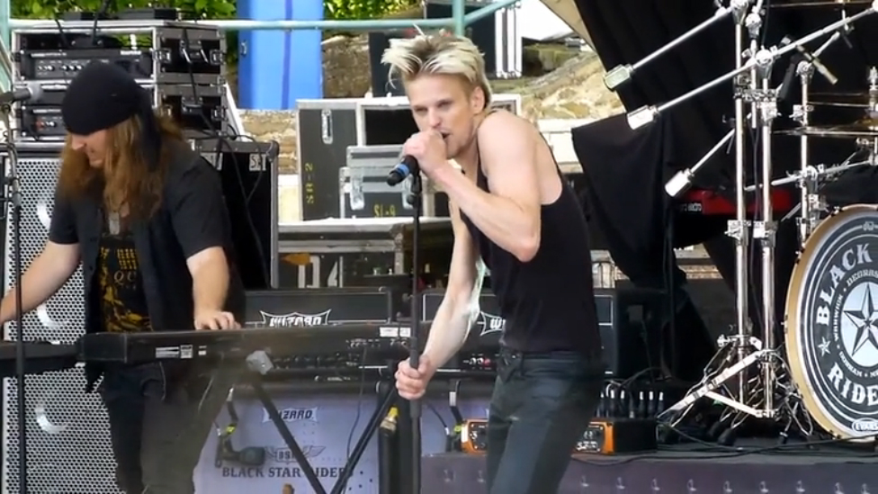 H.e.a.t. - Heartbreaker (live at HiRock Festival Loreley 02.06.2013)