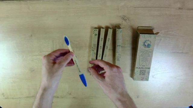 Распаковка набора цветных бамбуковых зубных щеток