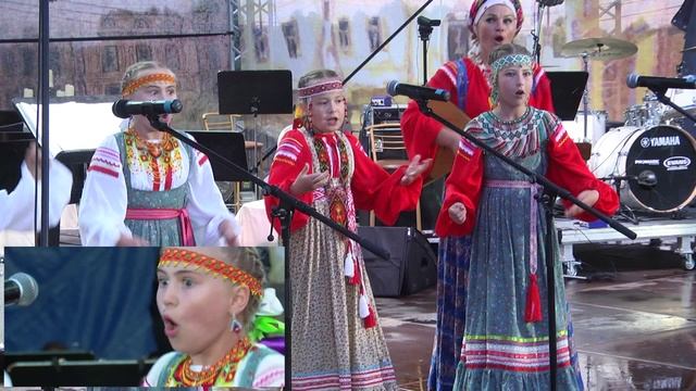 Раз принёс мне барин чаю - Группа хора "ЗЁРНЫШКИ" студии творческого развития
Горно-Алтайск.