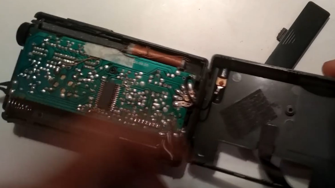 Разборка приемника Tecsun R-909