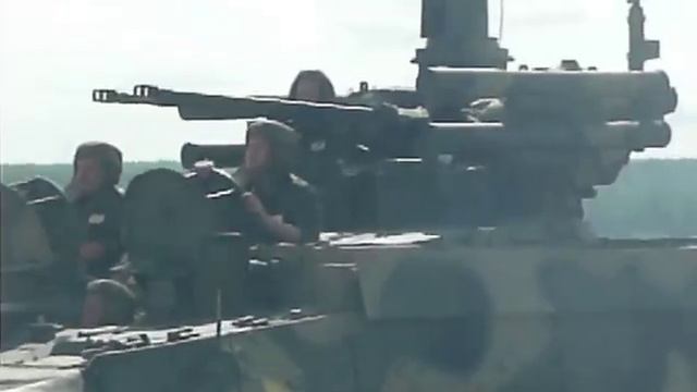 Russian Expo Arms 2009 Парад боевых машин 2.