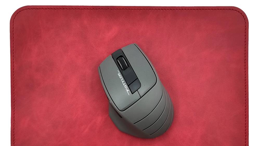 MBN-PAD-L-RD. Коврик для мыши из натуральной кожи. С прошивкой. (Mouse Pad). Красный
