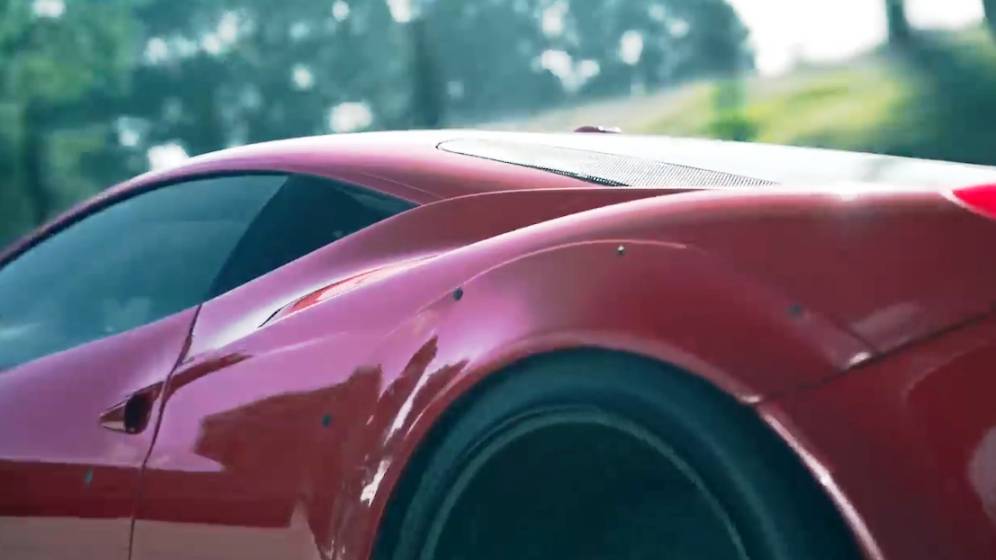 Ярко-красная Феррари