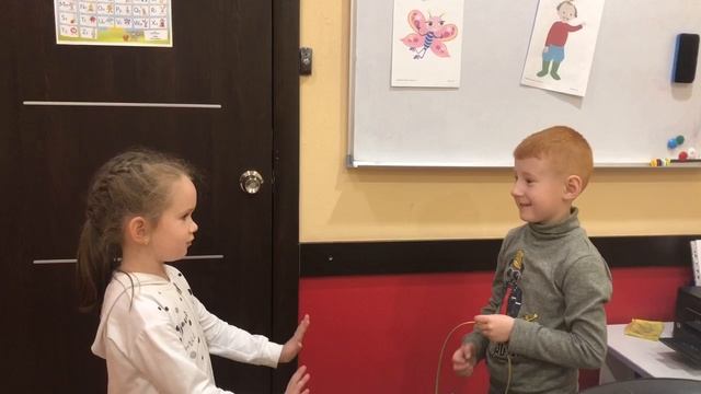 “Hello, Horsey”  повторение изученной лексики на практике; 6 лет