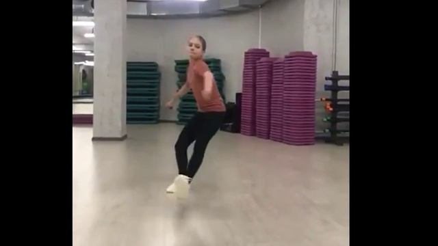 Фигуристка Александра Трусова рассказала о работе над пятерным прыжком смотреть видео
