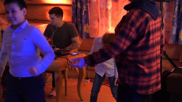 Проморолик Роман-чемодан