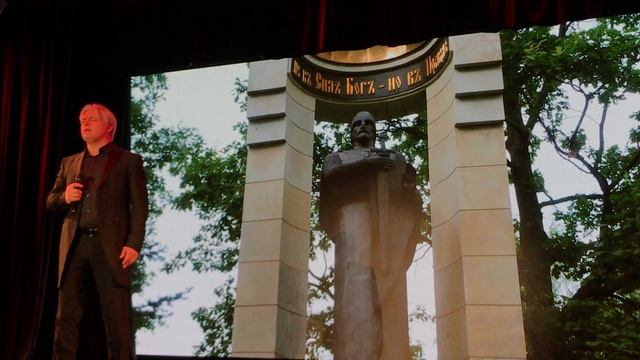 На концерте памяти жертв в теракте в метро 03.04.2017... Где мне сердце о Родине скажет...