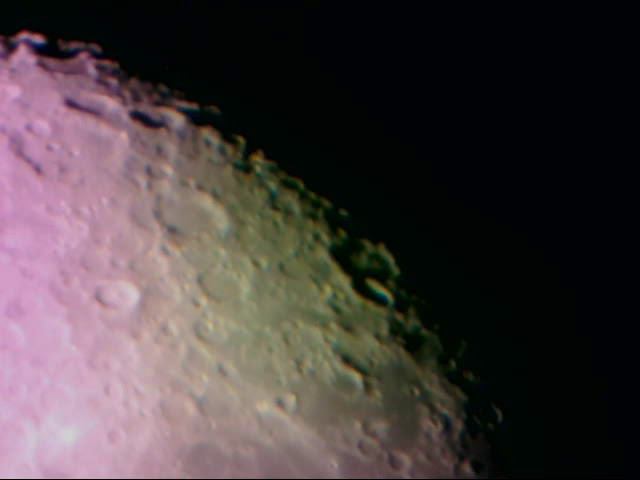 Луна в ветреную погоду. Атмосфера очень неспокойна.