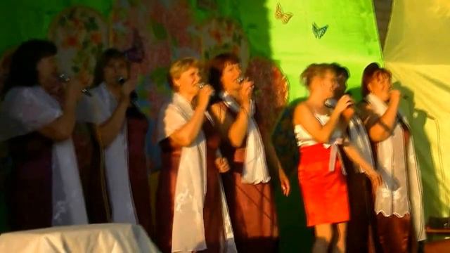 Так уж случается- если влюбляются- слушают все соловья