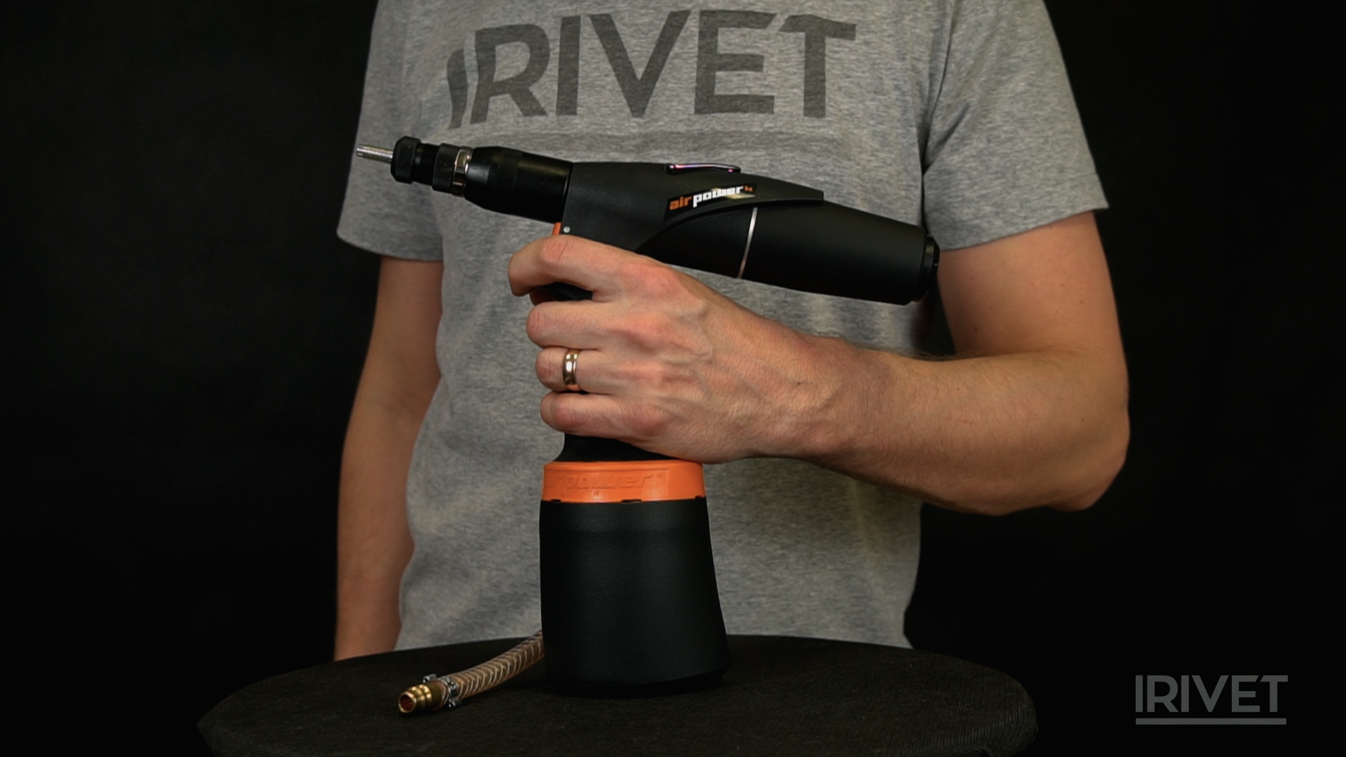 ZAC AIRPOWER 4 - пневмо-гидравлический заклёпочник для резьбовых заклёпок от М3 до М12