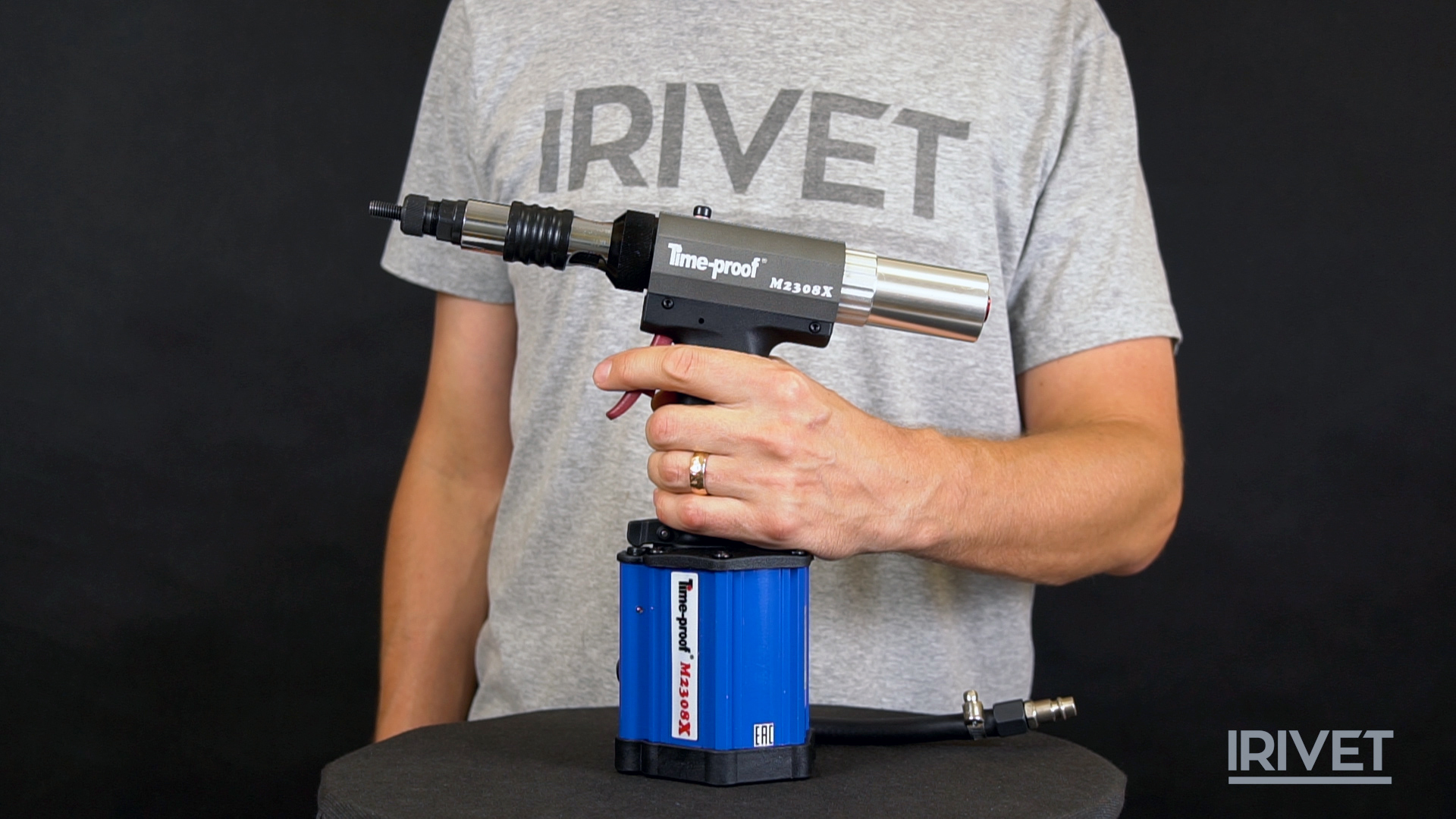 TIME-PROOF M2308X - пневмо-гидравлический заклёпочник для установки резьбовых заклёпок от М3 до М8.