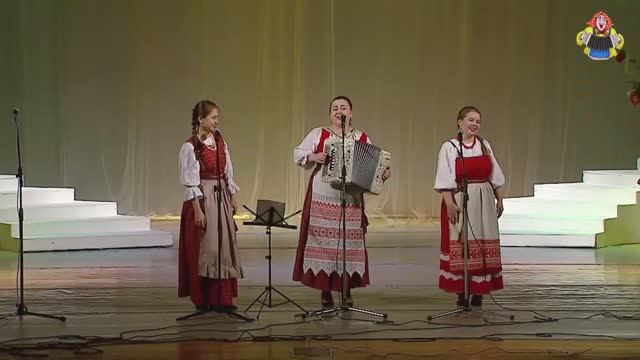 В гостях у "Митрофановны" трио "Цветень"(ныне "Пташица"), ПРИПЕВКИ - "Матаня"