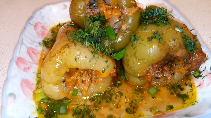 Перец фаршированный мясом рисом и овощами. Блюдо пальчики оближешь!.mp4