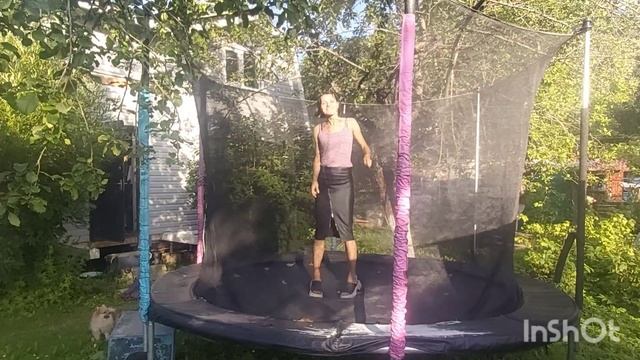 Батут на даче это кайф!