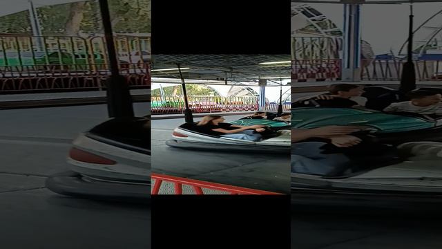 Лина и Люда на электромобилях