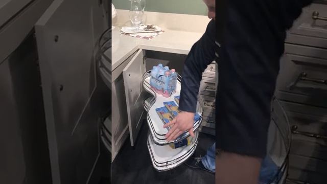 Fly Moon механизм в кухонную тумбу.mp4