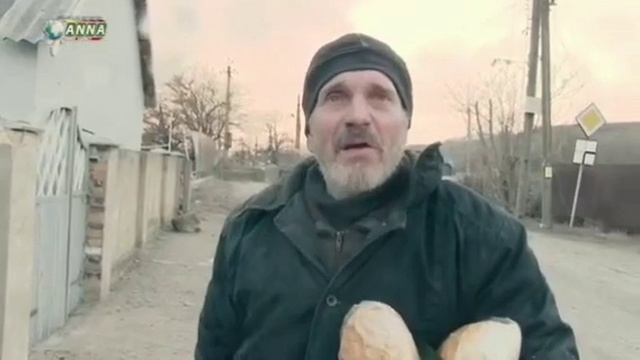 2022-03-19 Мариуполь. Пенсионер с окраины и мужчина. ВСУ стреляют по своим.mp4