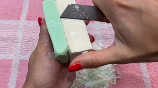 РЕЖЕМ БЕЛО-ЗЕЛЕНУЮ СТРУЖКУ