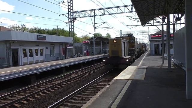 РПБ-01-111 (ПЧМ Тосно) в сцепе с ПМА-1М-23 (ПЧМ Тосно) следуют по 3-му гл. пути.