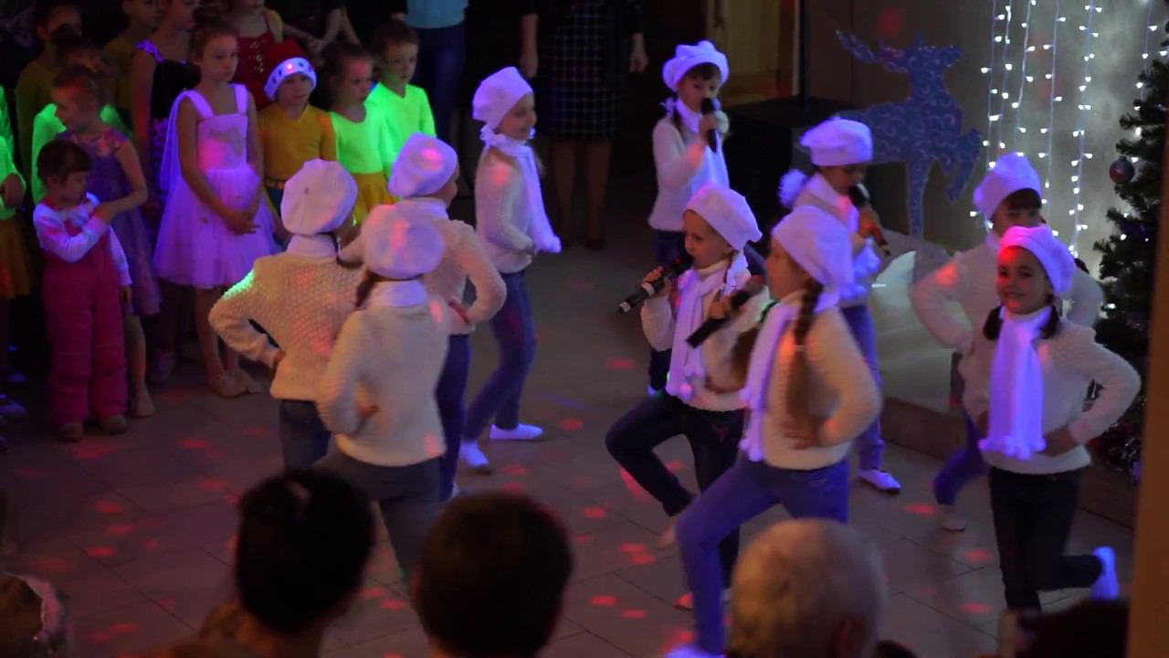 Гр. Карусель "Снеговик". Выступление на Новогоднем концерте в ДК Ясная Поляна 25 декабря 2016.