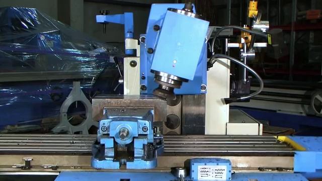 UWF 4 - Универсальный фрезерный станок.mp4