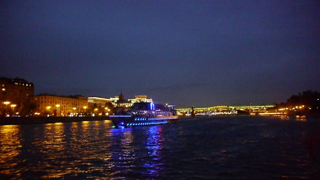 Rifat Gumerov. The Moscow river-3