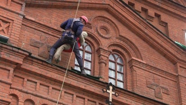 Учения пожарных на Свято-Троицком храме (г. Челябинск)