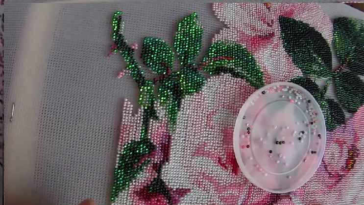 Вышивка бисером по пластиковой канве