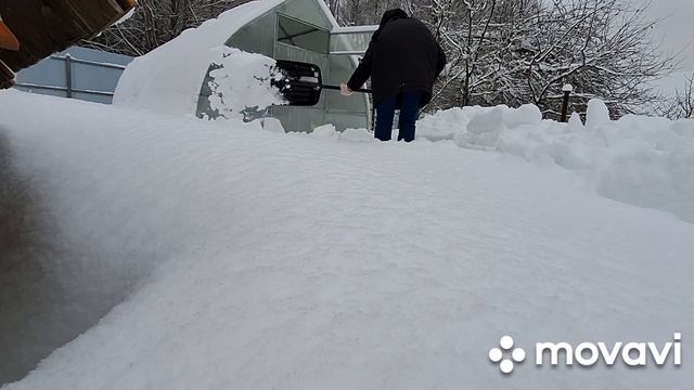 Поездка на дачу 27 января, опять чистим снег