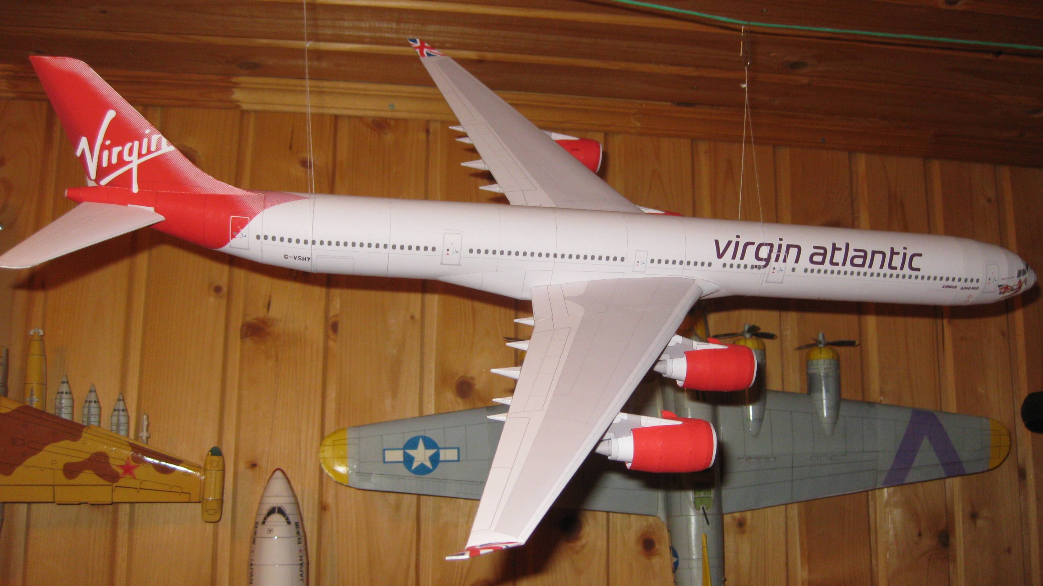 Бумажная модель аэробуса A340-600 Virgin Atlantic Airways . Масштаб 1:120.