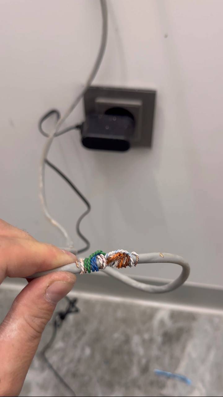 Скрутка на быструю руку витой пары в разбежку.