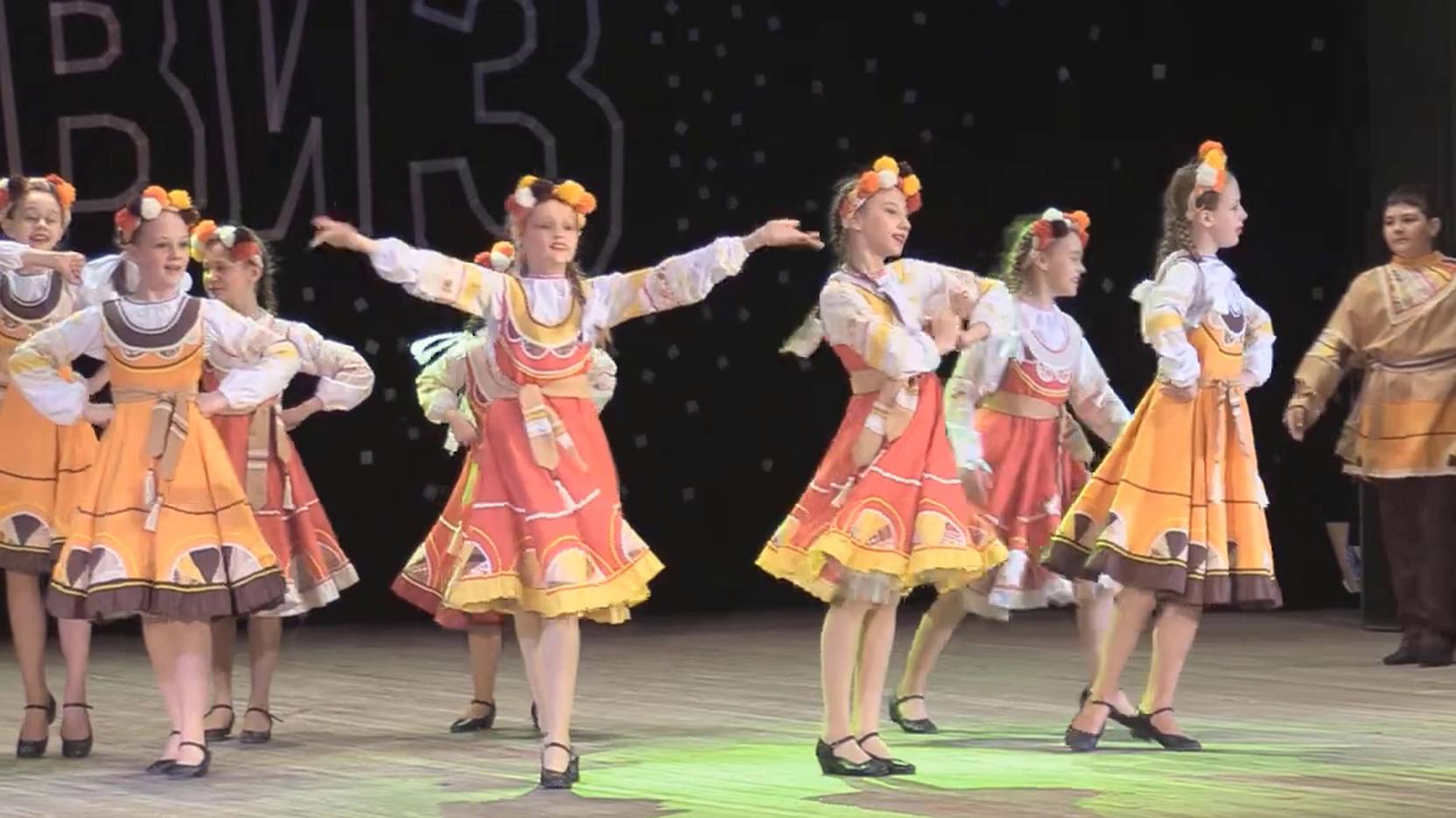 "Деревенские потешки" в исполнении образцового коллектива студии эстрадного танца "Джаз-Импровиз".