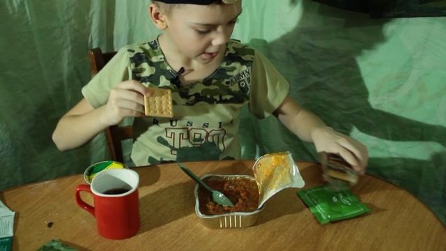 24 ЧАСА ЕМ СУХОЙ ПАЕК РОССИЙСКОЙ АРМИИ+ РОЗЫГРЫШ IPHONE 12 PRO MAX!!! ШУТКА Розыгрыш COBRA r4